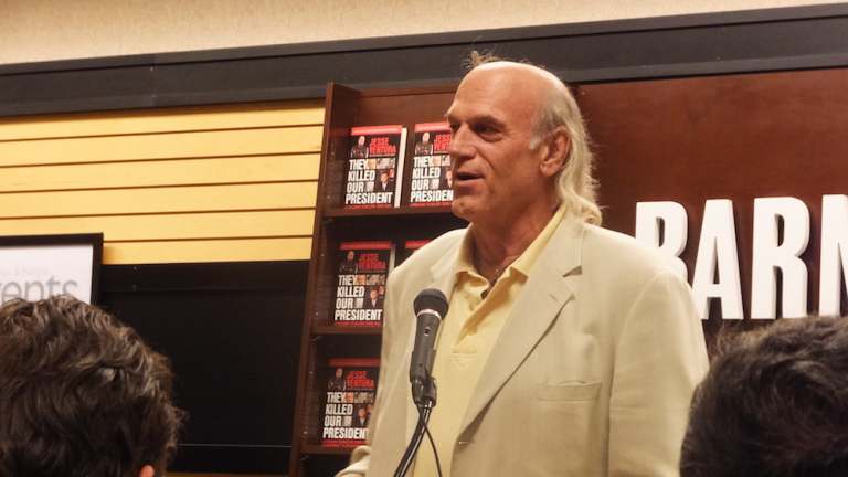 Jesse Ventura makes rare endorsement, backs Tim Walz for reelection ...