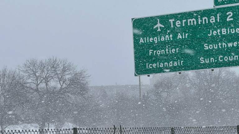 High winds force runway traffic changes at MSP, hundreds of flight ...