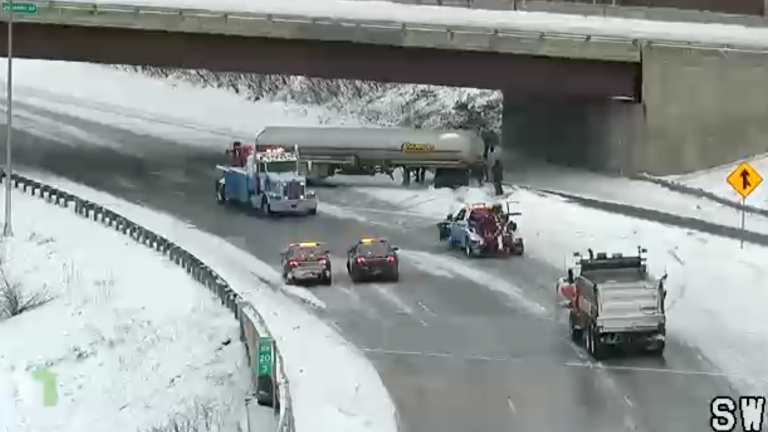 I-35W southbound in Minneapolis temporarily closes after semi jackknife ...