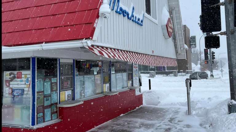 Blizzard can't stop the Blizzards as famed Moorhead DQ opens for season ...