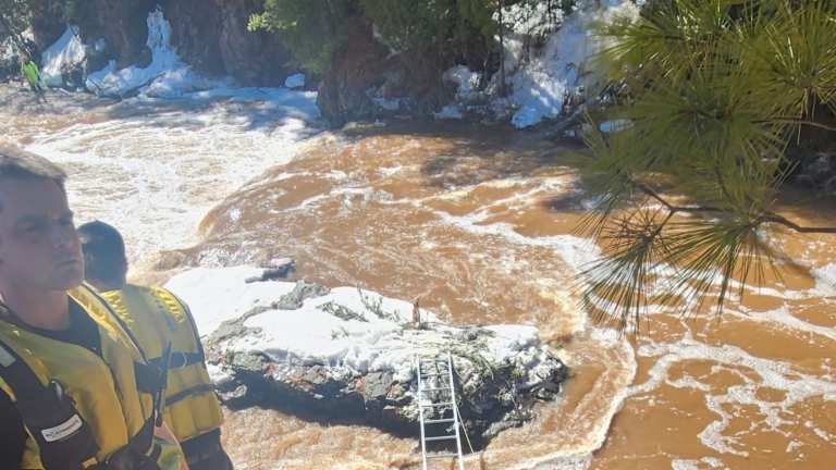 Two teenagers rescued after being swept away in Duluth's Lester River ...