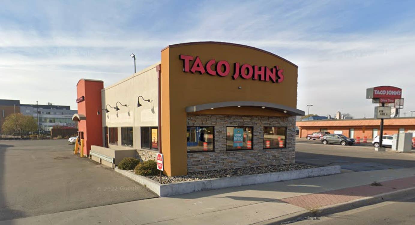 Man in Moorhead arrested after throwing rocks at Taco John's, fighting ...