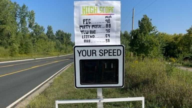Creative prankster posts 'Atari' high scores on speed limit sign in ...