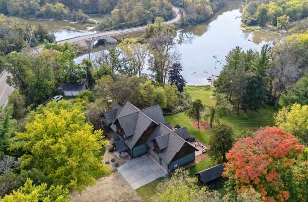 Twin Cities home on sprawling plot comes with 272-feet of Mississippi ...
