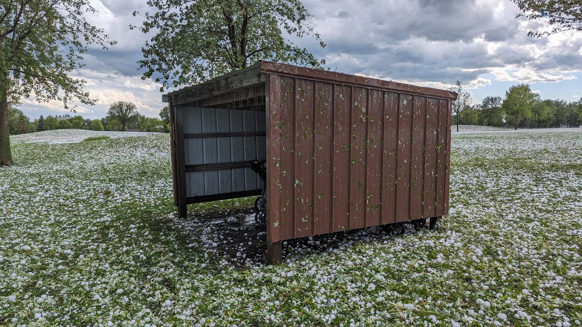Massive hail obliterates greens at Minnesota golf course - Bring Me The ...