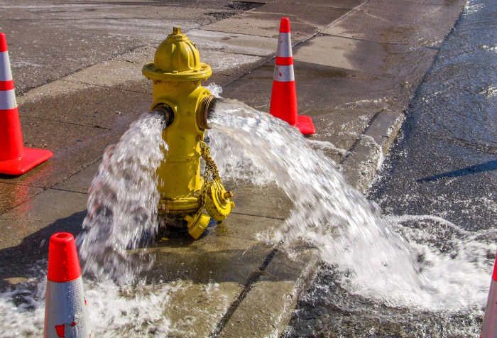Police respond to drag racing in Minneapolis by opening fire hydrants ...