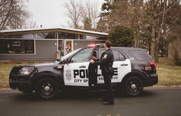 Hopkins police, fire departments offer birthday parades to kids stuck ...