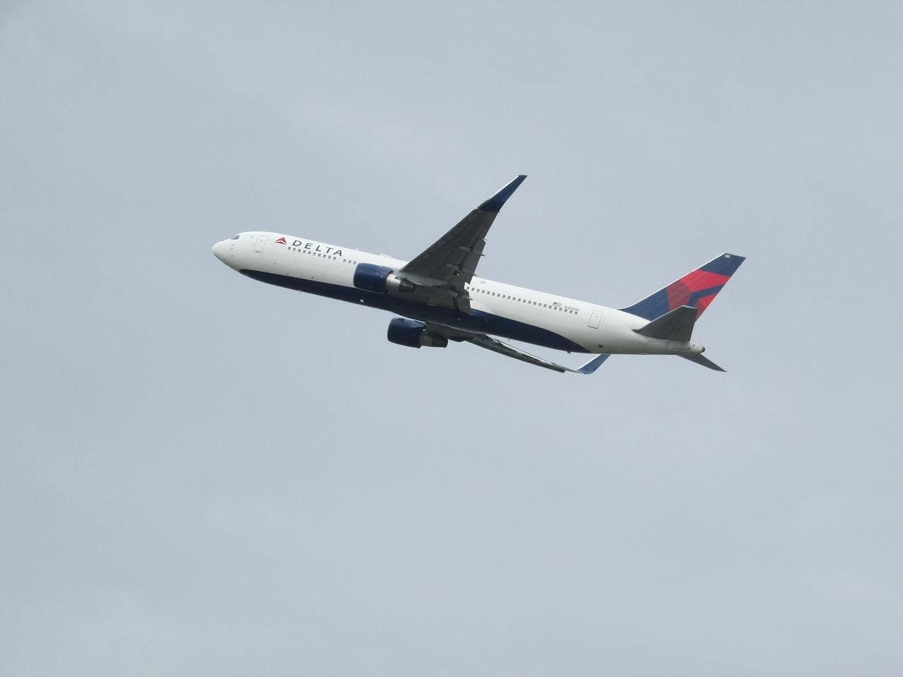 'Unbelievably dangerous': Delta flight to Minneapolis from D.C. has ...