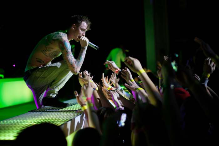 Mgk (aka Machine Gun Kelly) plays pop-up concert at Minneapolis record ...