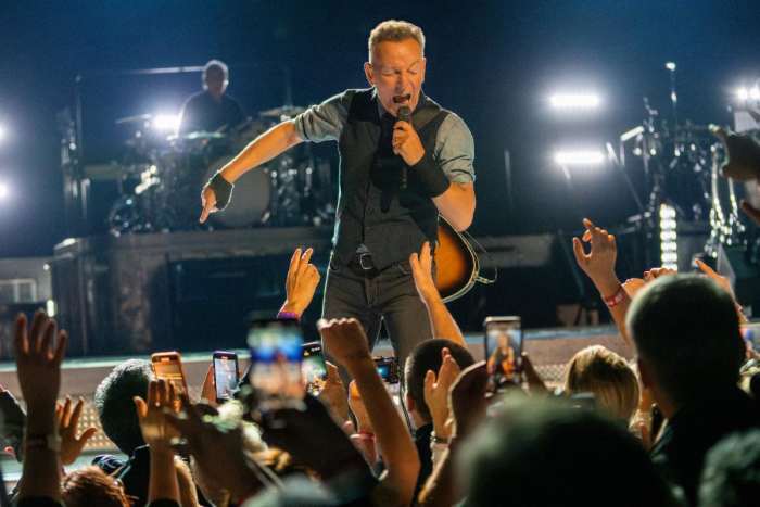 Bruce Springsteen releases 'Streets of Minneapolis,' paying tribute to ...