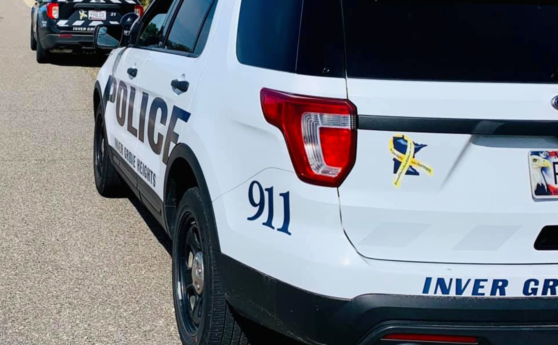 Officer injured as suspect drives off during bizarre incident in Inver ...