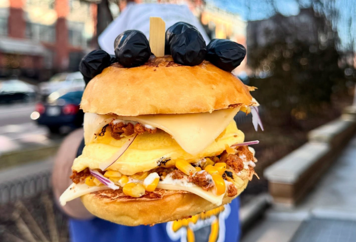 Egg on a Roll brings its bodega-style breakfast to Dinkytown - Bring Me ...