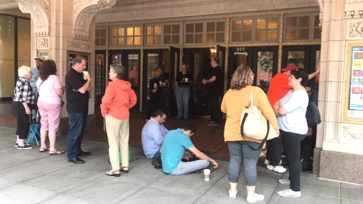 'Hamilton' fans camp out overnight to get Minneapolis tickets - Bring ...