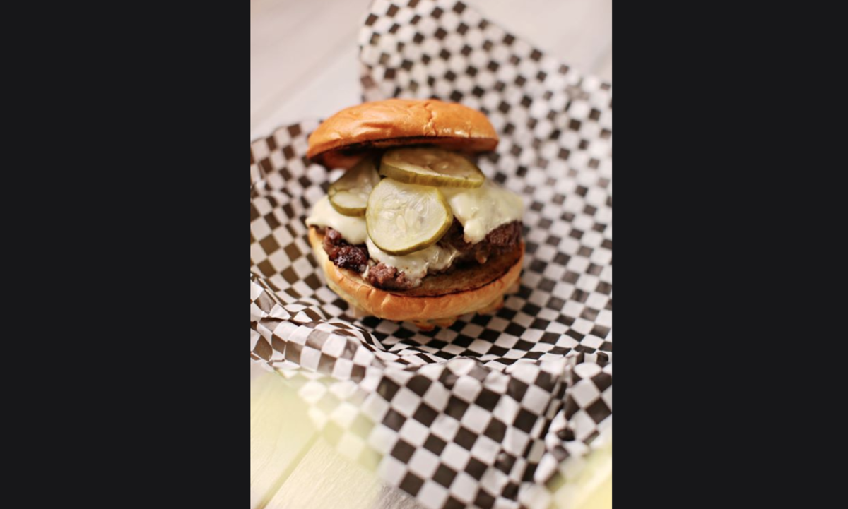 Burger Dive to open its first standalone restaurant in Twin Cities ...
