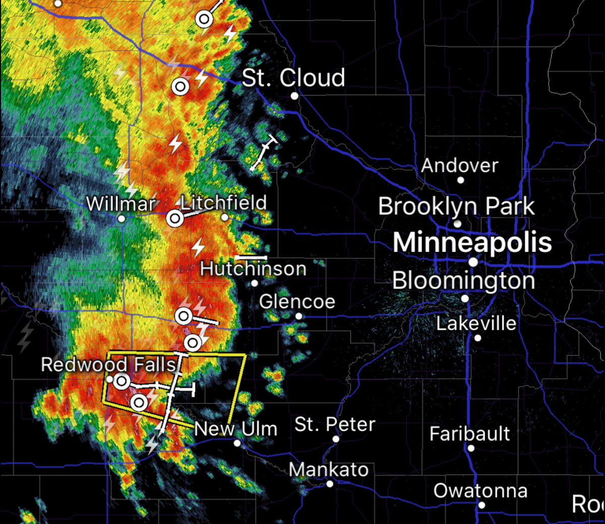 Line of strong storms impacting Minnesota Wednesday morning - Bring Me ...