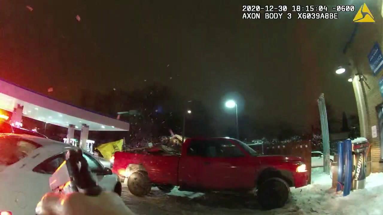 Dec. 30 MPD shooting of Dolal Idd in slow motion - Bring Me The News