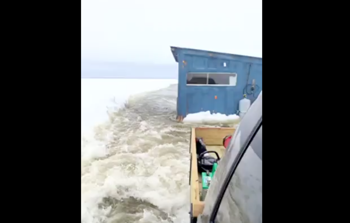 Viral video shows 'nerve-racking' ice house removal on MN lake - Bring ...
