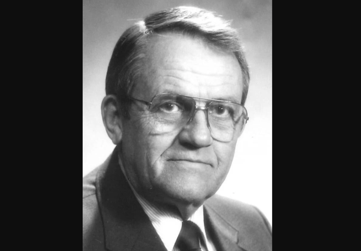 Minnesota football coaching legend George Larson dies - Bring Me The News