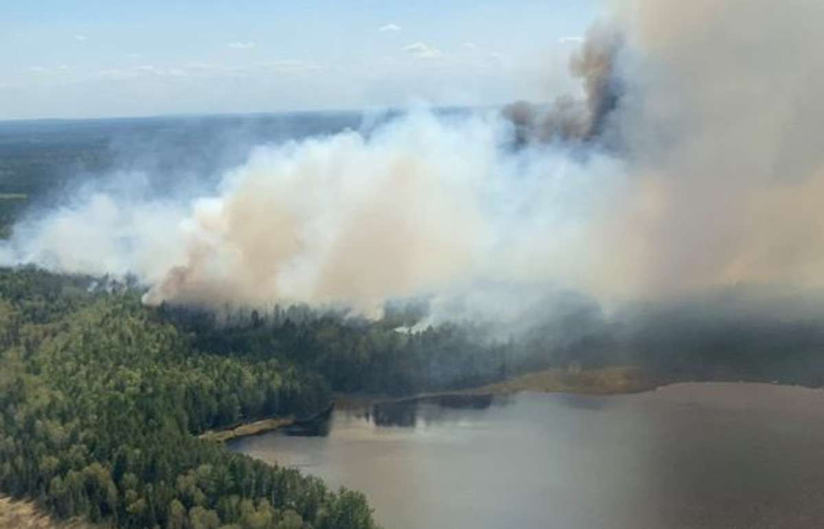 Wildfire begins pushing out of Boundary Waters, toward private property ...