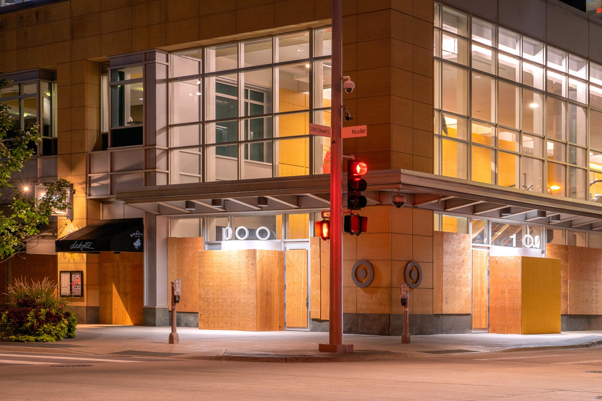 Man sentenced to 10 years for arson at Target HQ during 2020 riot ...