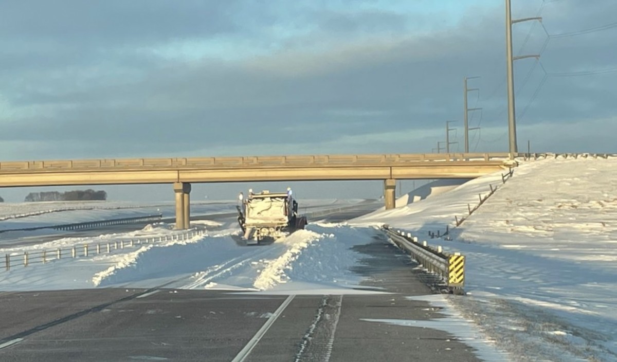 I-90 reopens after plow teams clear massive drifts - Bring Me The News