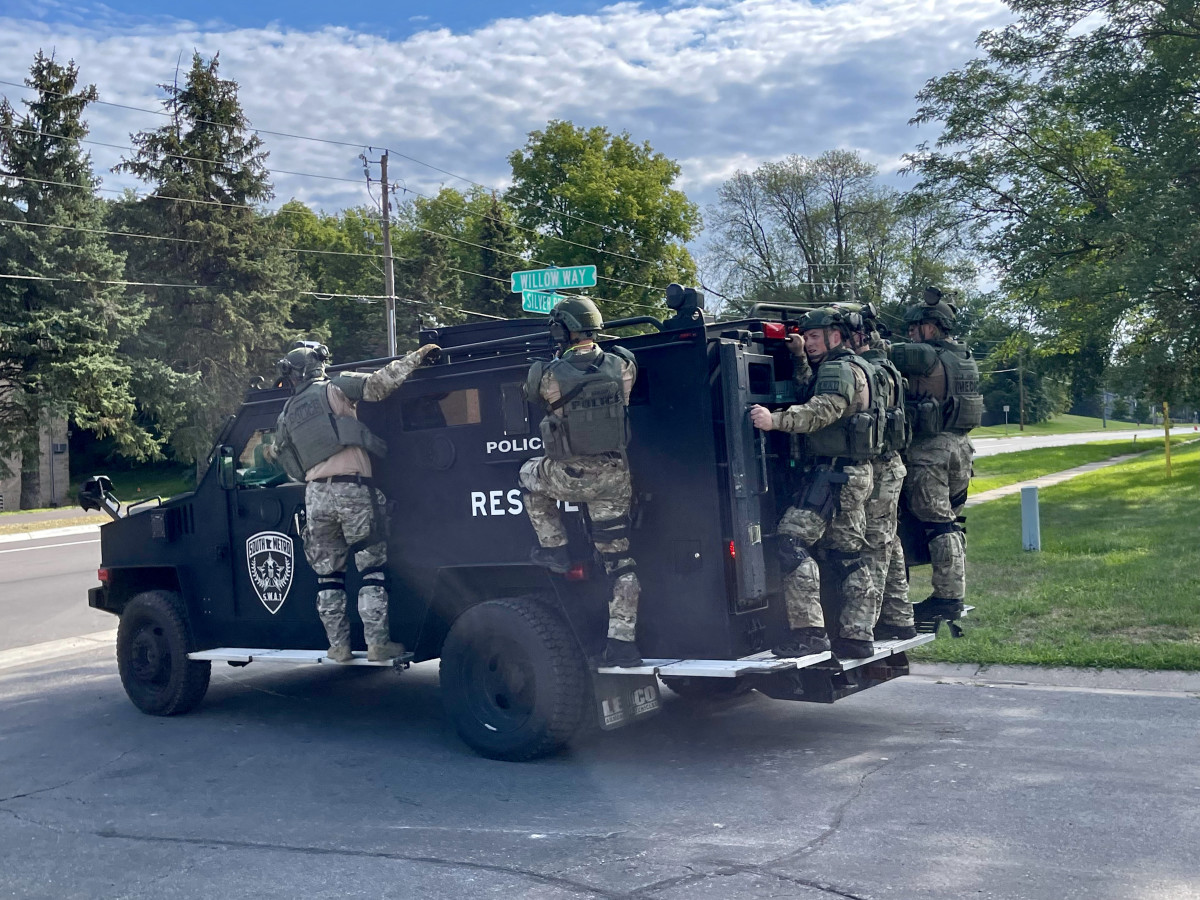 SWAT presence in Eagan neighborhood Tuesday morning - Bring Me The News