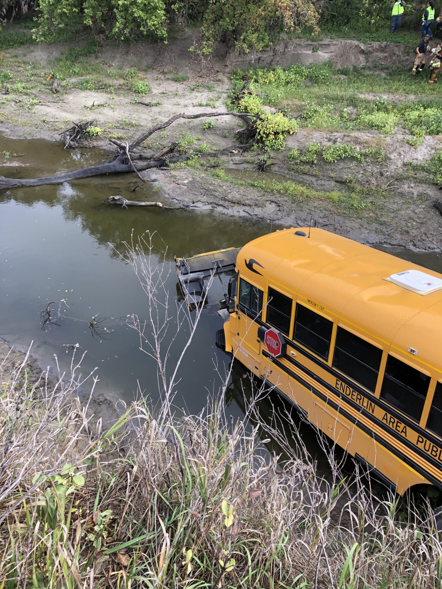 School bus carrying students plunges into river southwest of Fargo - Bring Me The News