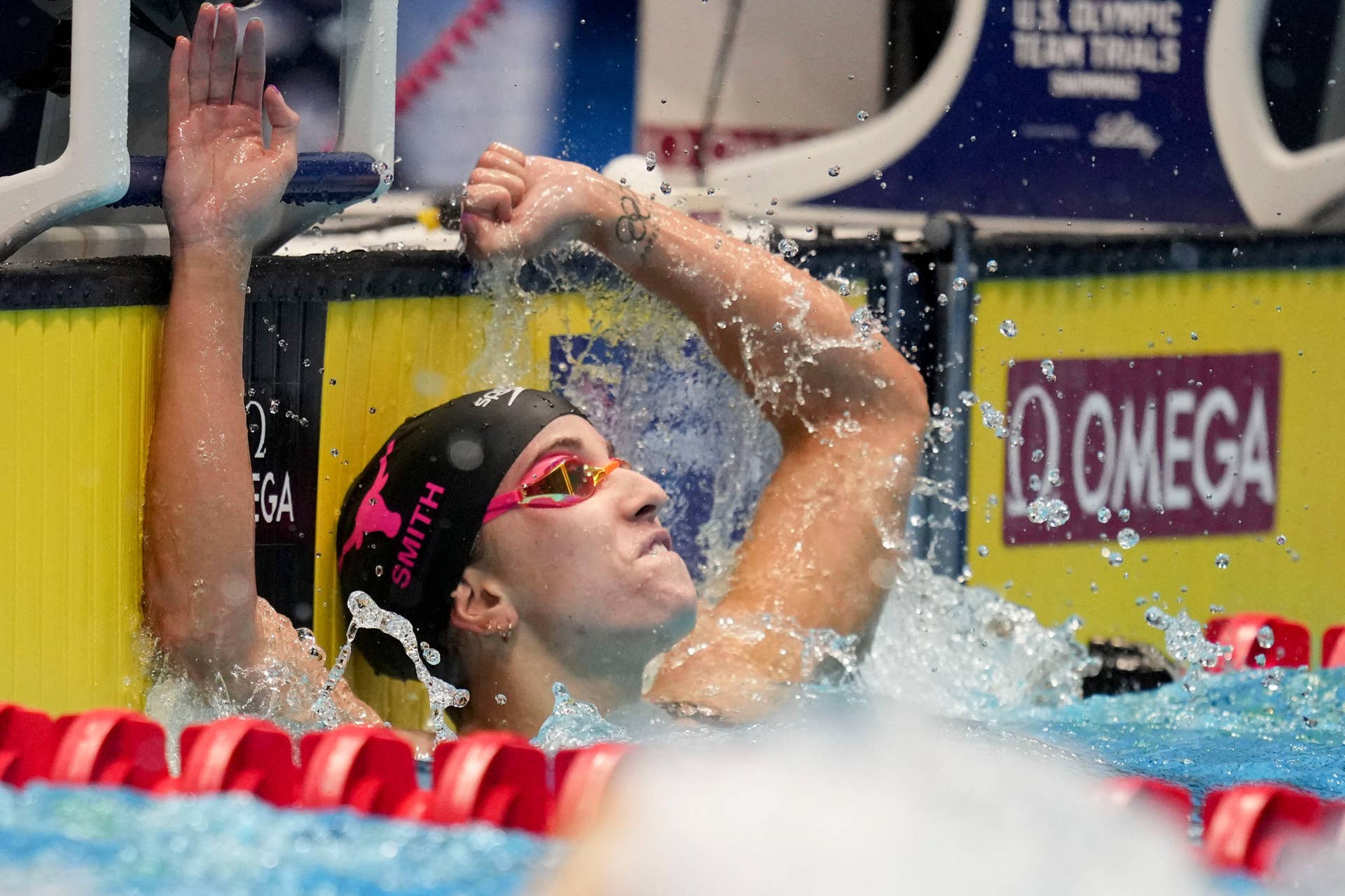 Lakeville's Regan Smith reclaims world record in 100-meter backstroke ...