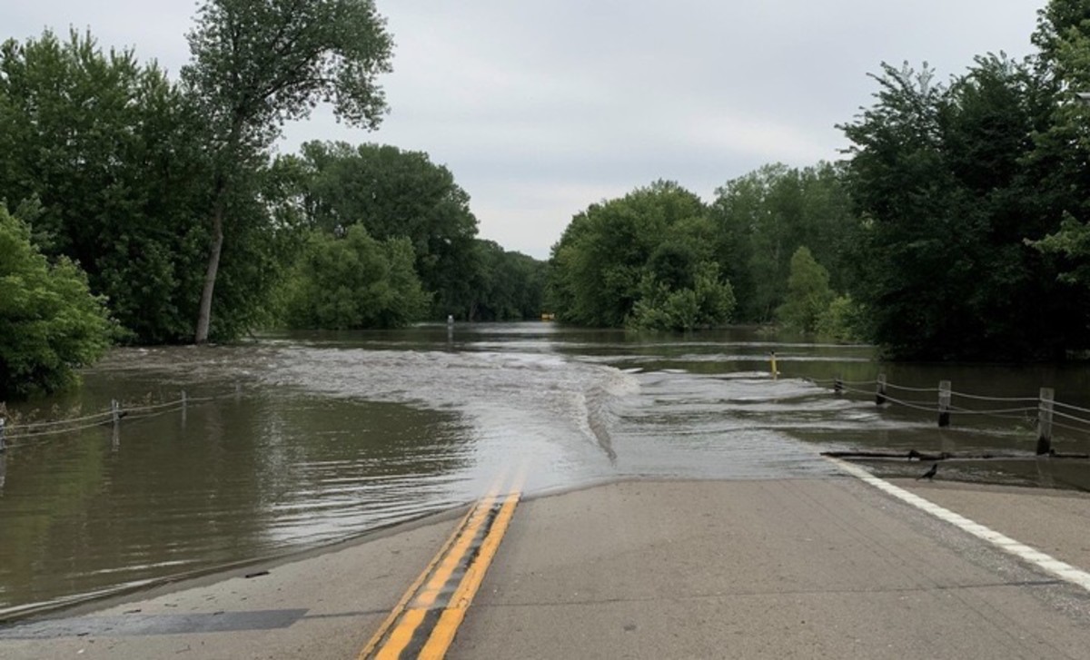 Gov. Tim Walz, officials give latest updates on Minnesota flooding ...