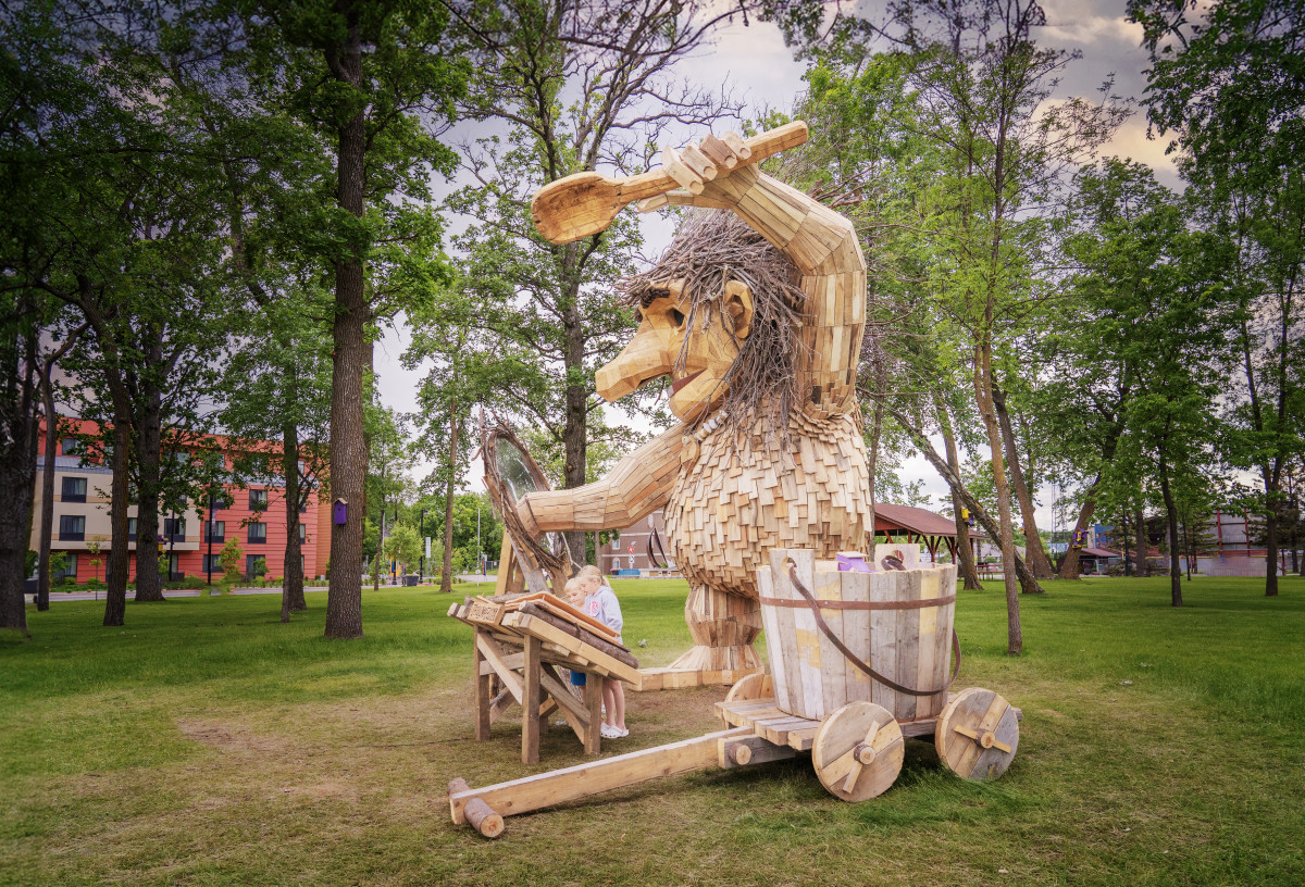 Thomas Dambo's massive, whimsical trolls have invaded Detroit Lakes ...