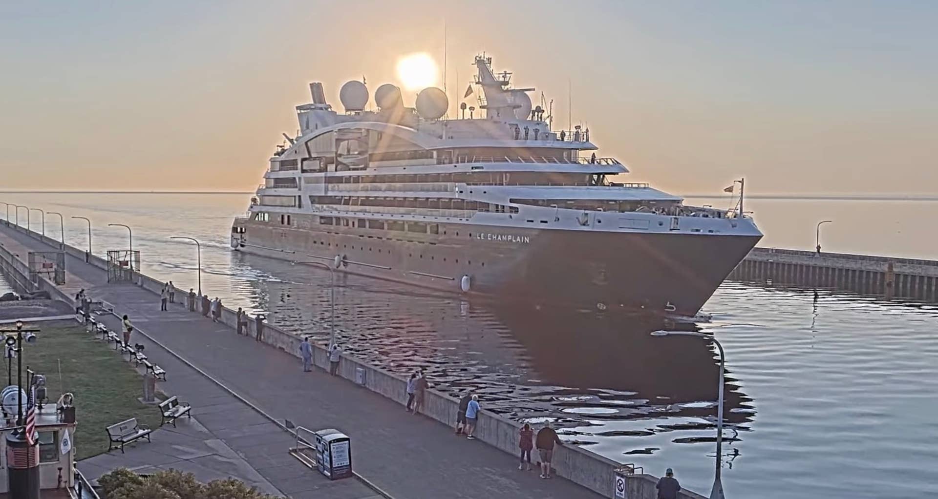 Small French cruise ship makes its first stop in Duluth - Bring Me The News
