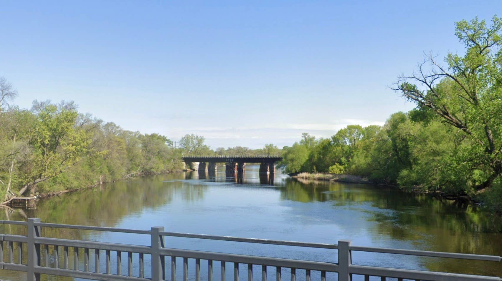 Fleeing suspect rescued from Rum River after crashing during pursuit ...
