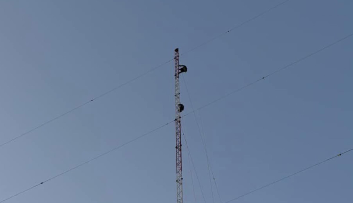Man rescued from top of 250-foot tall radio tower in Eagan - Bring Me The News