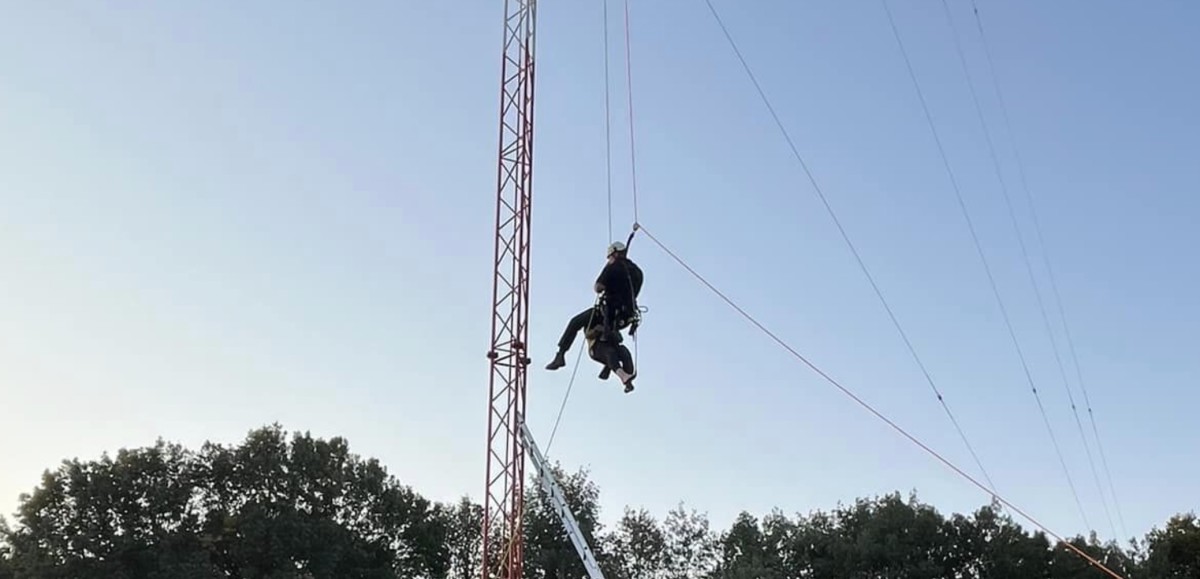 Man rescued from top of 250-foot tall radio tower in Eagan - Bring Me The News
