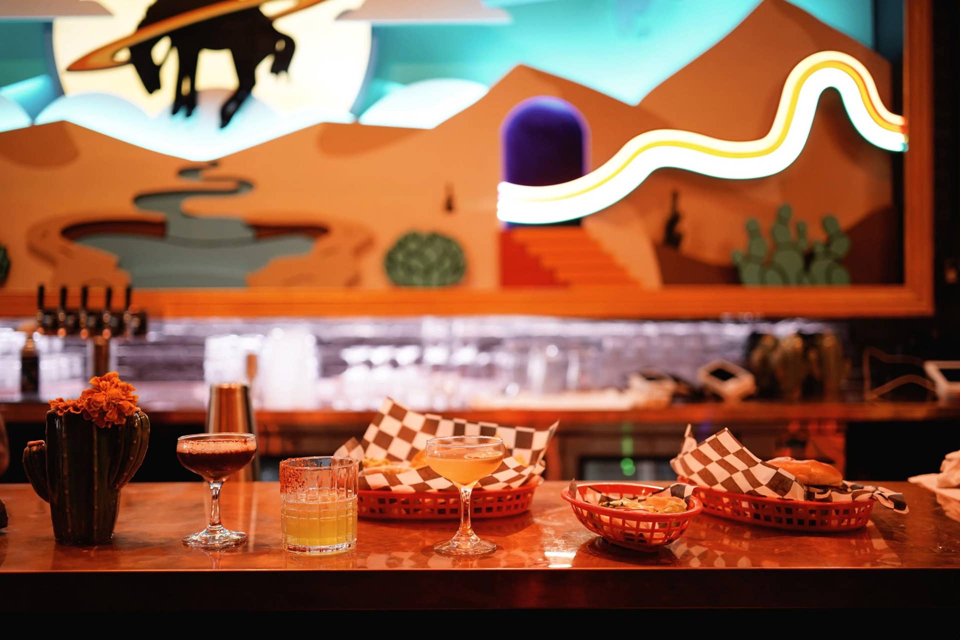 Lyn-Lake bar Fool Me Once closes abruptly - Bring Me The News
