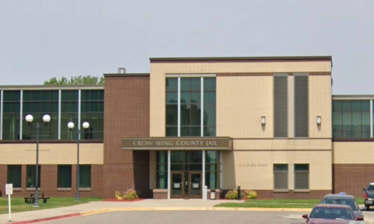 Man dies at Crow Wing County Jail hours after being booked in for DWI ...