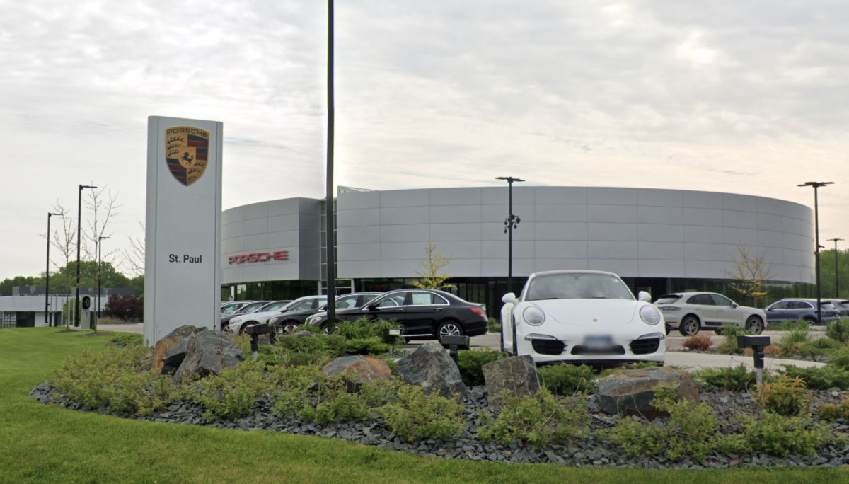 Pohlad Companies to sell Carousel Motor Group, its 9 dealerships to ...