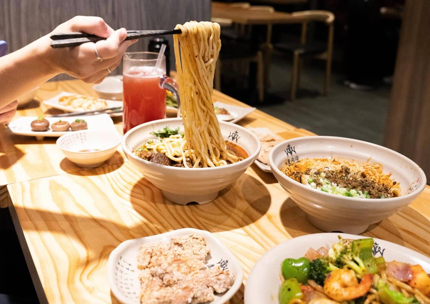 Canadian noodle chain selects Minnesota for its first U.S. location ...