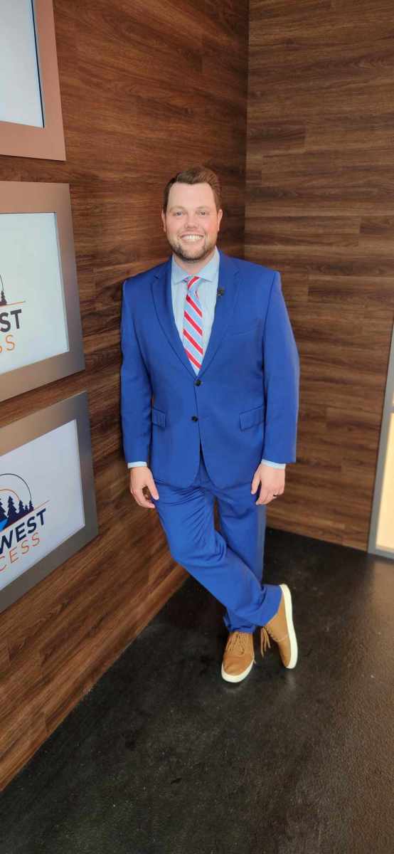 Flood of support for Rochester meteorologist who texted family during ...