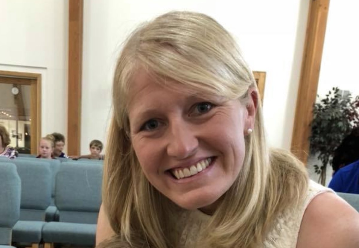 Middle school teacher dies after suffering allergic reaction to bee ...