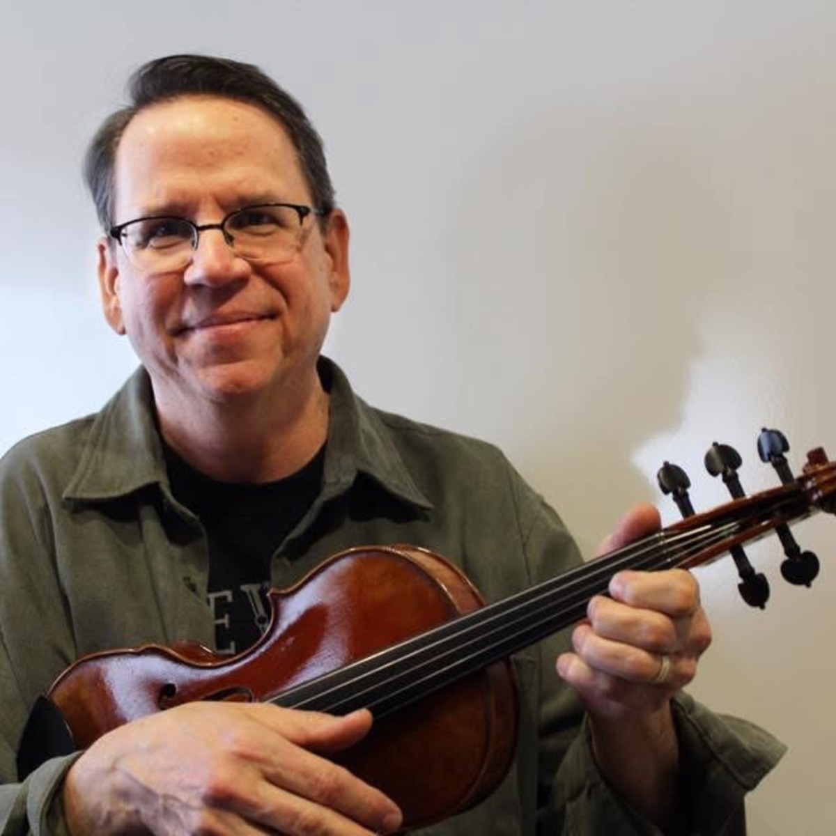 Twin Cities violin maker saves the day for David Byrne's bandleader ...