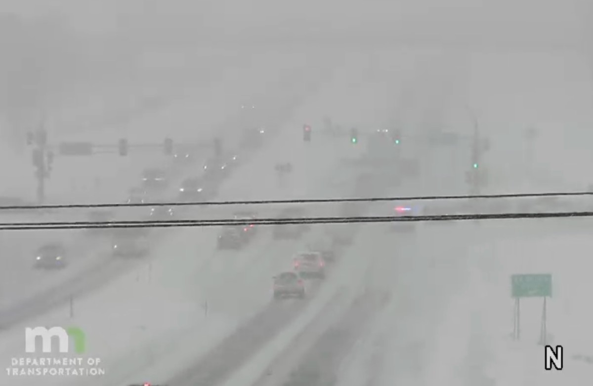 A real mess on the roads as heavy snow slams Minnesota - Bring Me The News