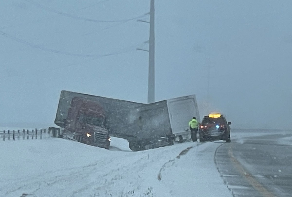 A real mess on the roads as heavy snow slams Minnesota - Bring Me The News