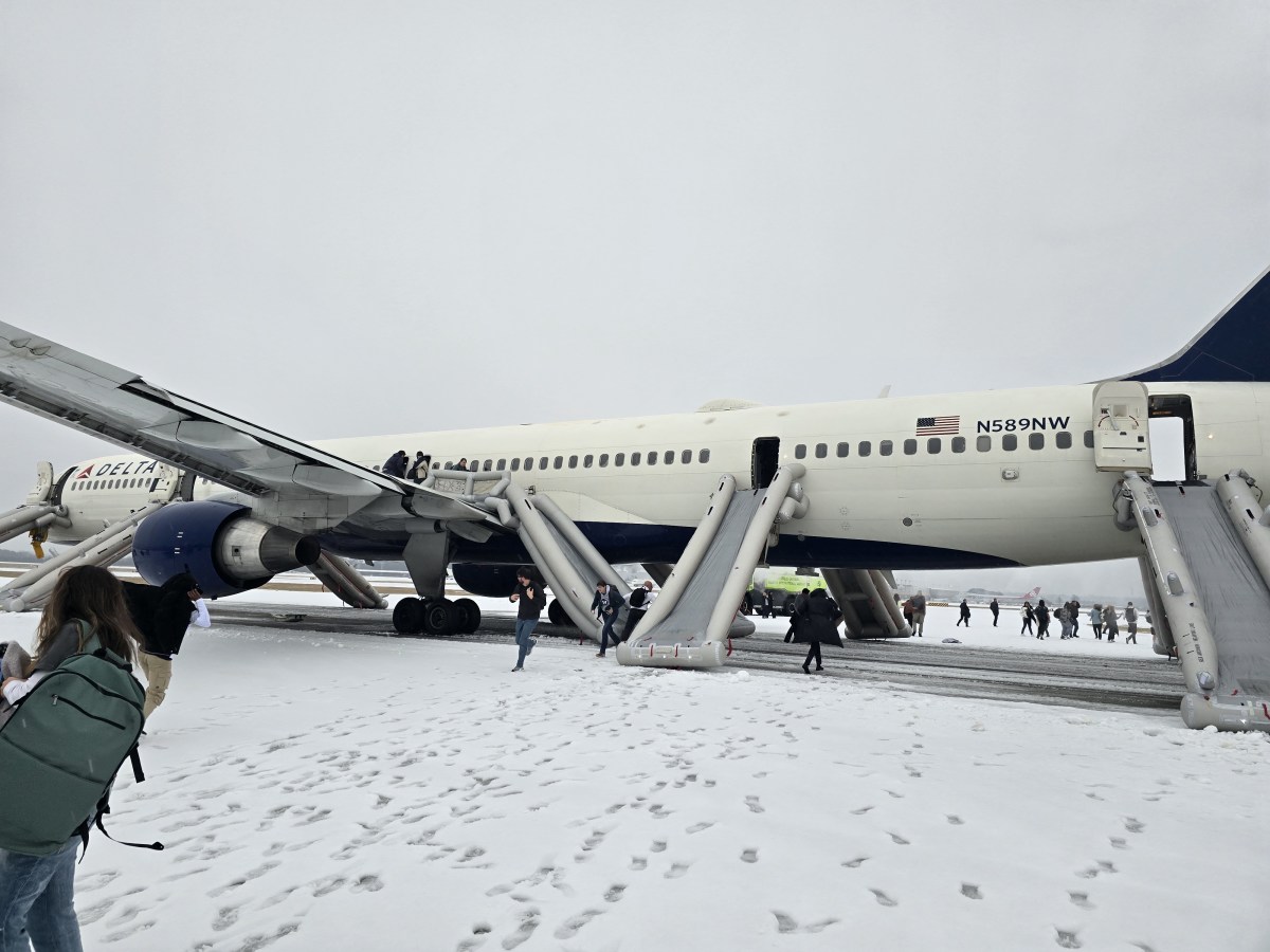 MSP-bound flight evacuated in Atlanta after 'engine issue' during ...