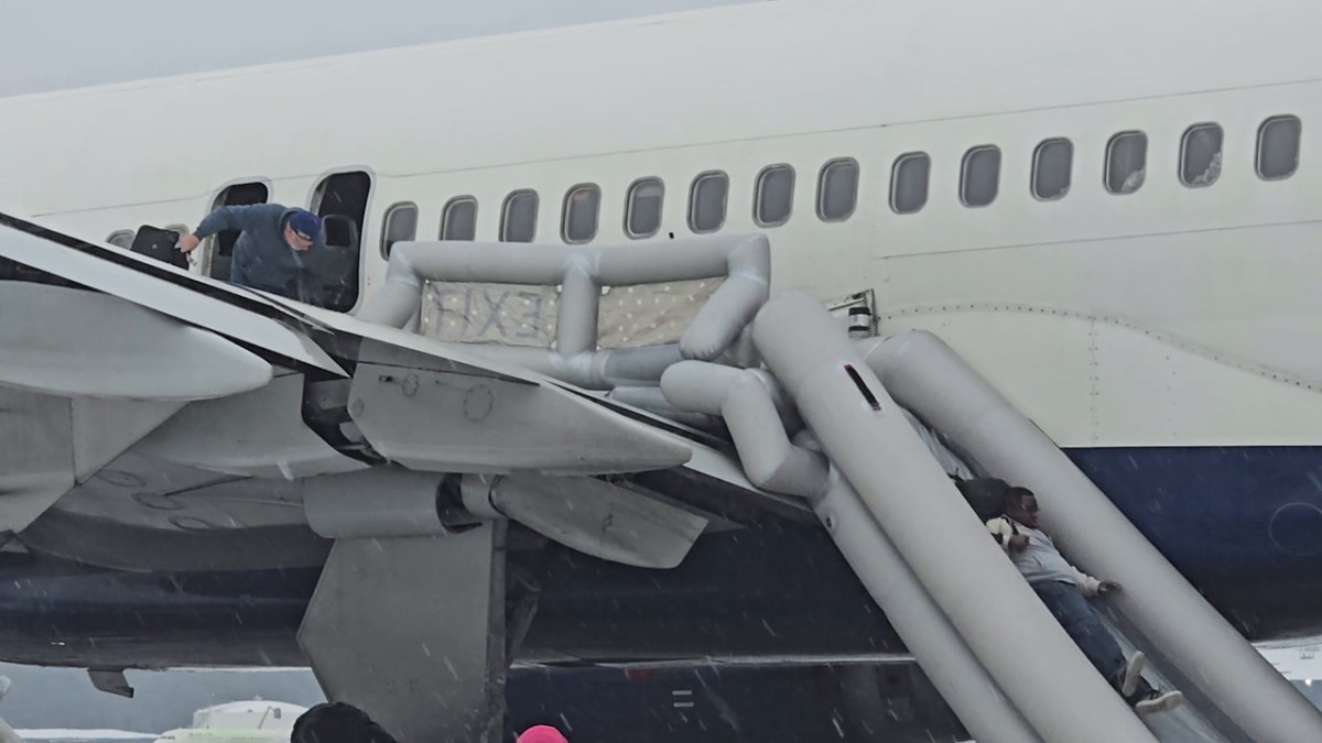 Delta Flight 2668 evacuated in Atlanta - Bring Me The News
