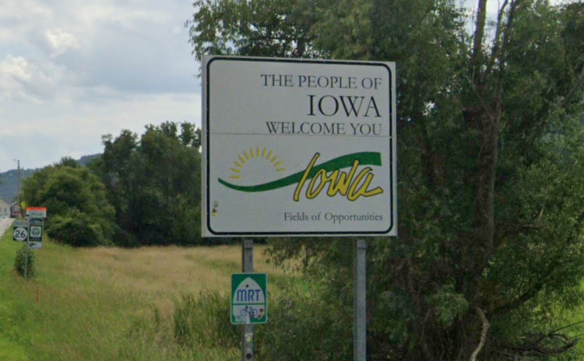 Iowa senator proposes bill to buy 9 counties from Minnesota - Bring Me ...
