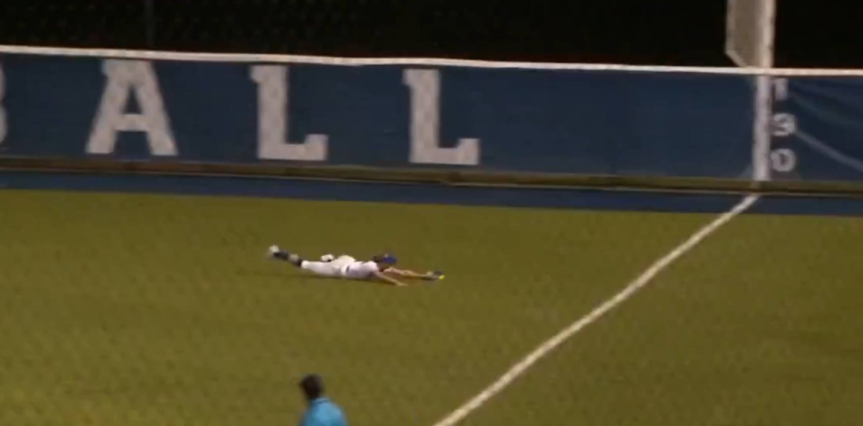 Freshman from Minnesota makes game-ending diving catch in college ...