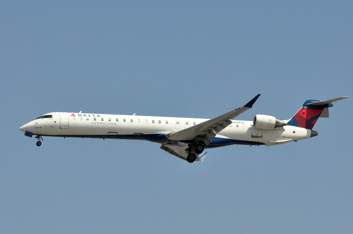 Delta offers $30K to passengers on crash flight; CEO backs experienced ...