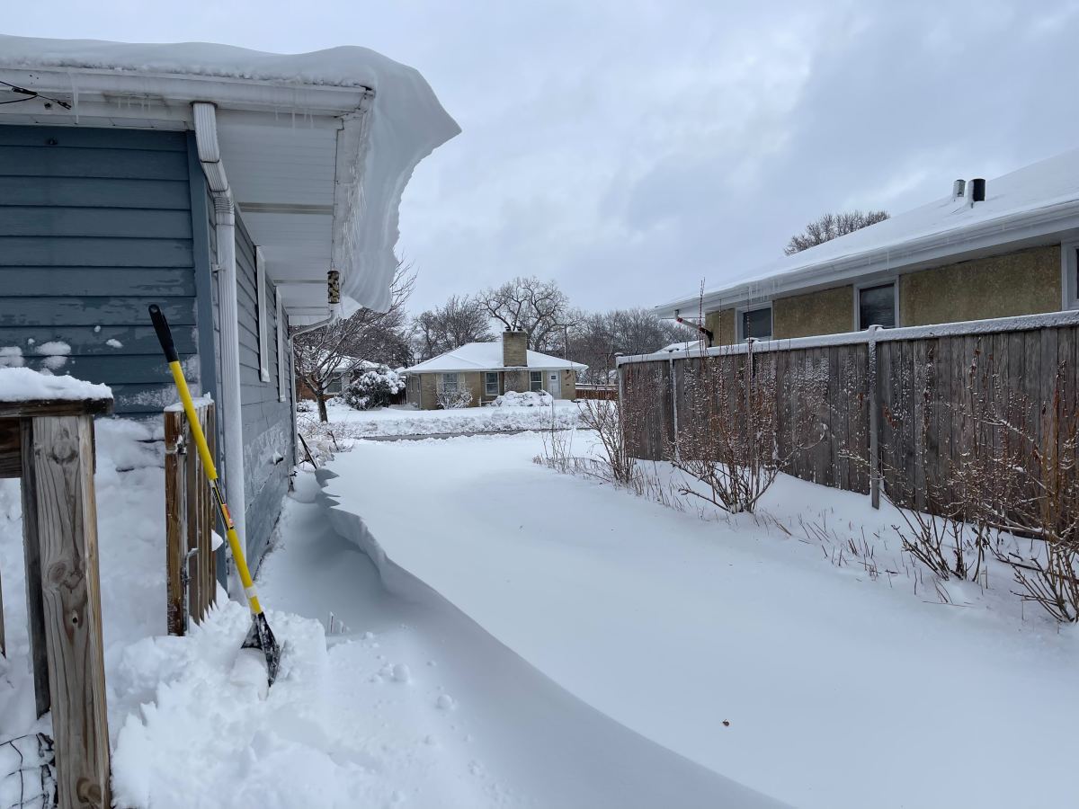 Mega storm latest: Heavy snow, rain, severe threat, it's all happening ...