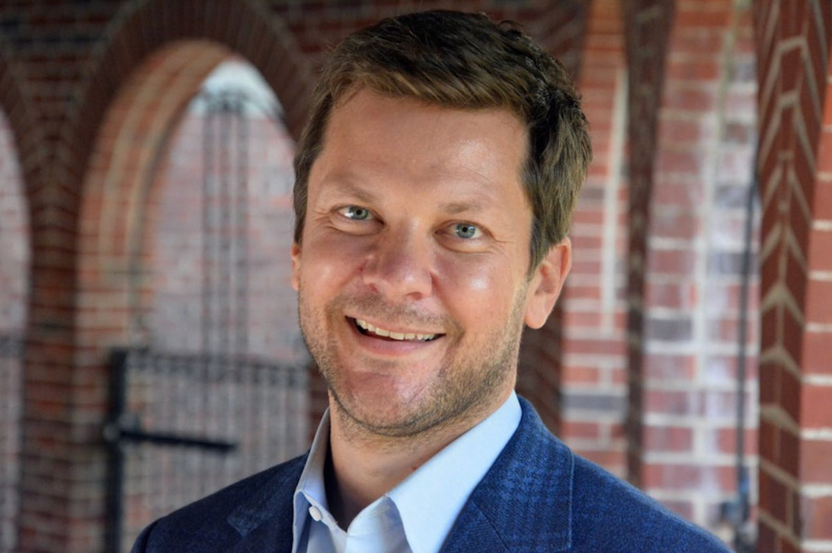 Popular Minneapolis teacher dies after 24-year battle with brain cancer - Bring Me The News